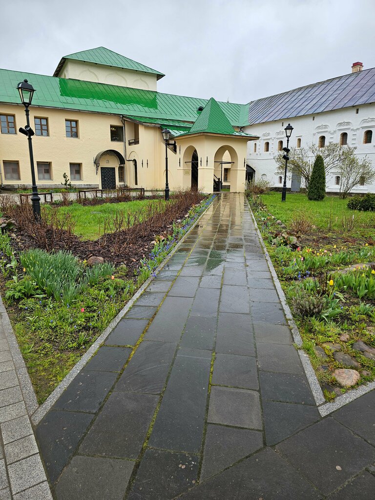 Turistik yerler Патриаршьи кельи, Tixvin, foto