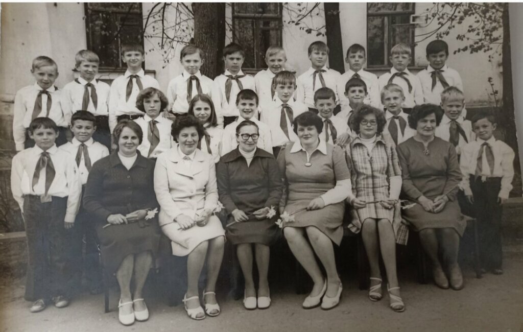 Ortaokul Petrovskaya shkola-internat GOU YaO, Yaroslavskaya oblastı, foto