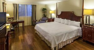 Bonaventure Resort and SPA (250 Raquet Club Road), otel  Weston'dan