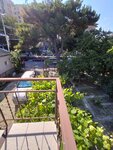 U Liudmily (Oktyabrskaya ulitsa No:35, selo Kabardinka), otel  Krasnodarski krayından
