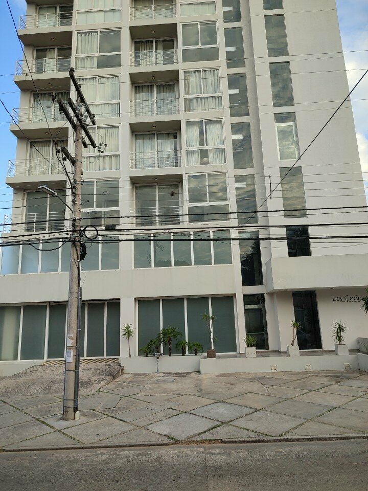 Yönetim ofisi Los Cedros Isuto, building, Santa‑Krus, foto