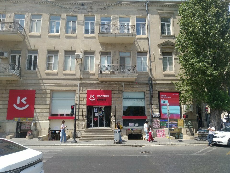 Elektronik eşya mağazaları Kontakt 28 may metrosu, Bakü, foto