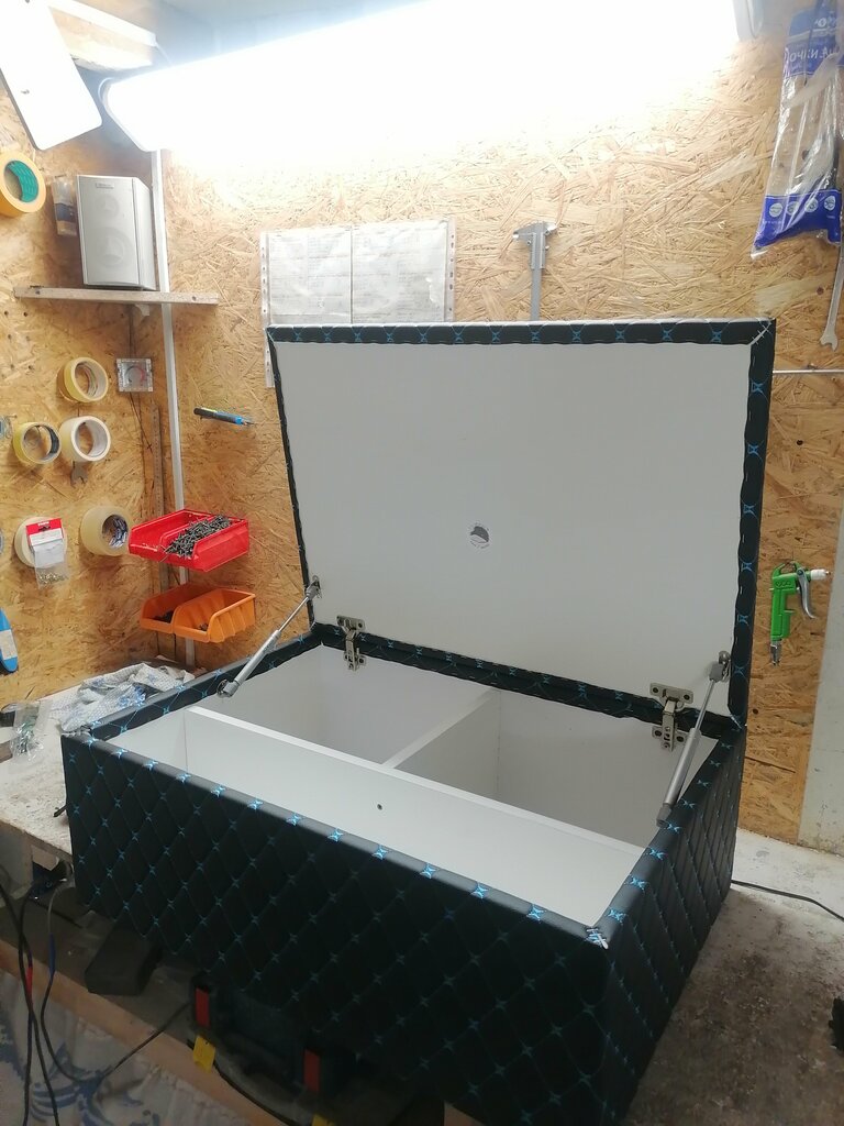 Oto aksesuarları Stoliki_v_avto, Dzerzhinsk, foto