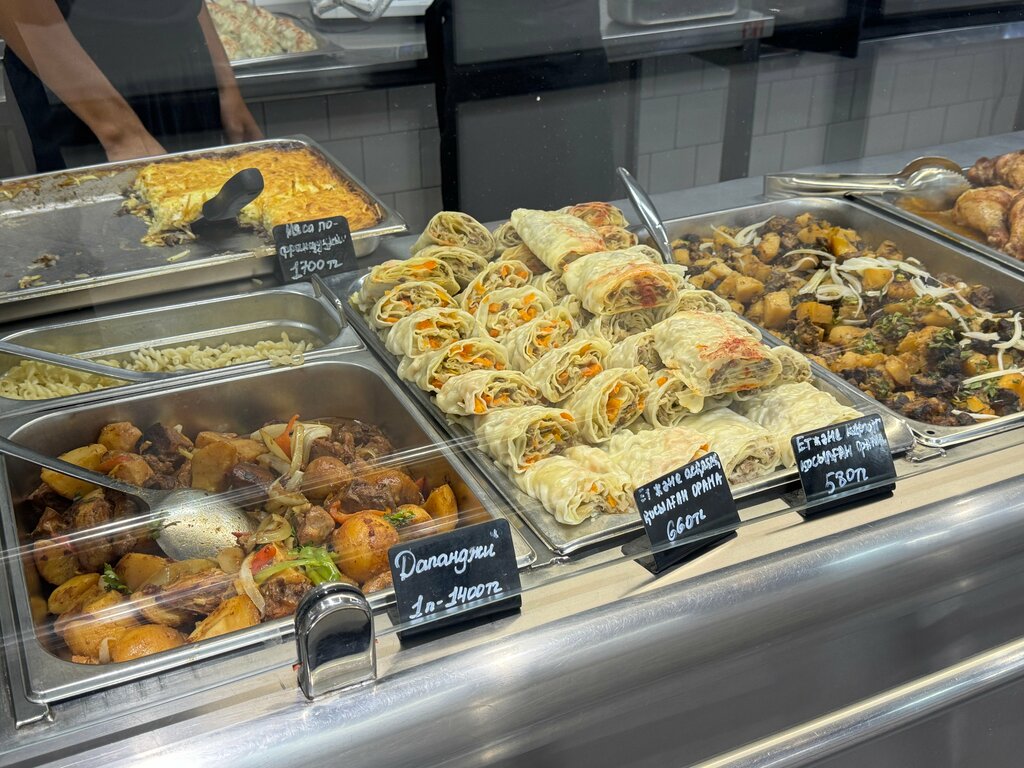 Kafe Bes Qazan, Almatı, foto
