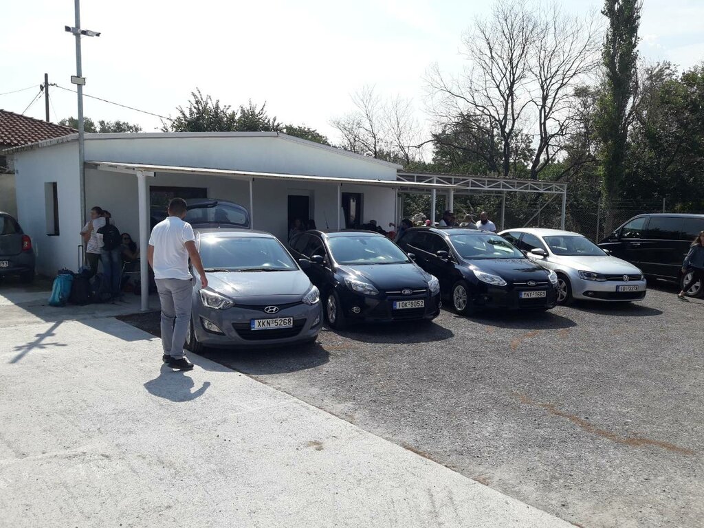 Oto kiralama Rellas Rental, Dünya, foto