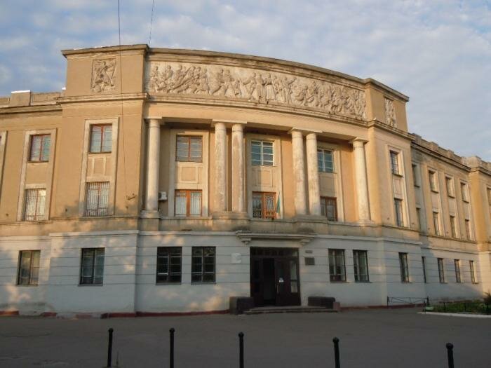 Yüksekokul Колледж Луганского государственного университета имени Владимира Даля, Lugansk, foto