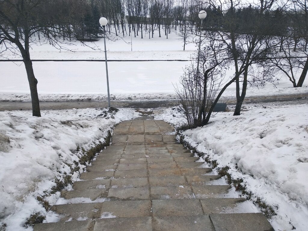 Meydan Skvier Amara Chajama, Minsk, foto