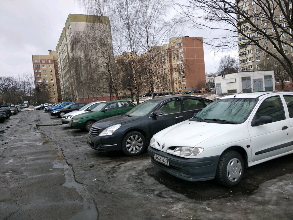 Otoparklar Parking lot, Minsk, foto
