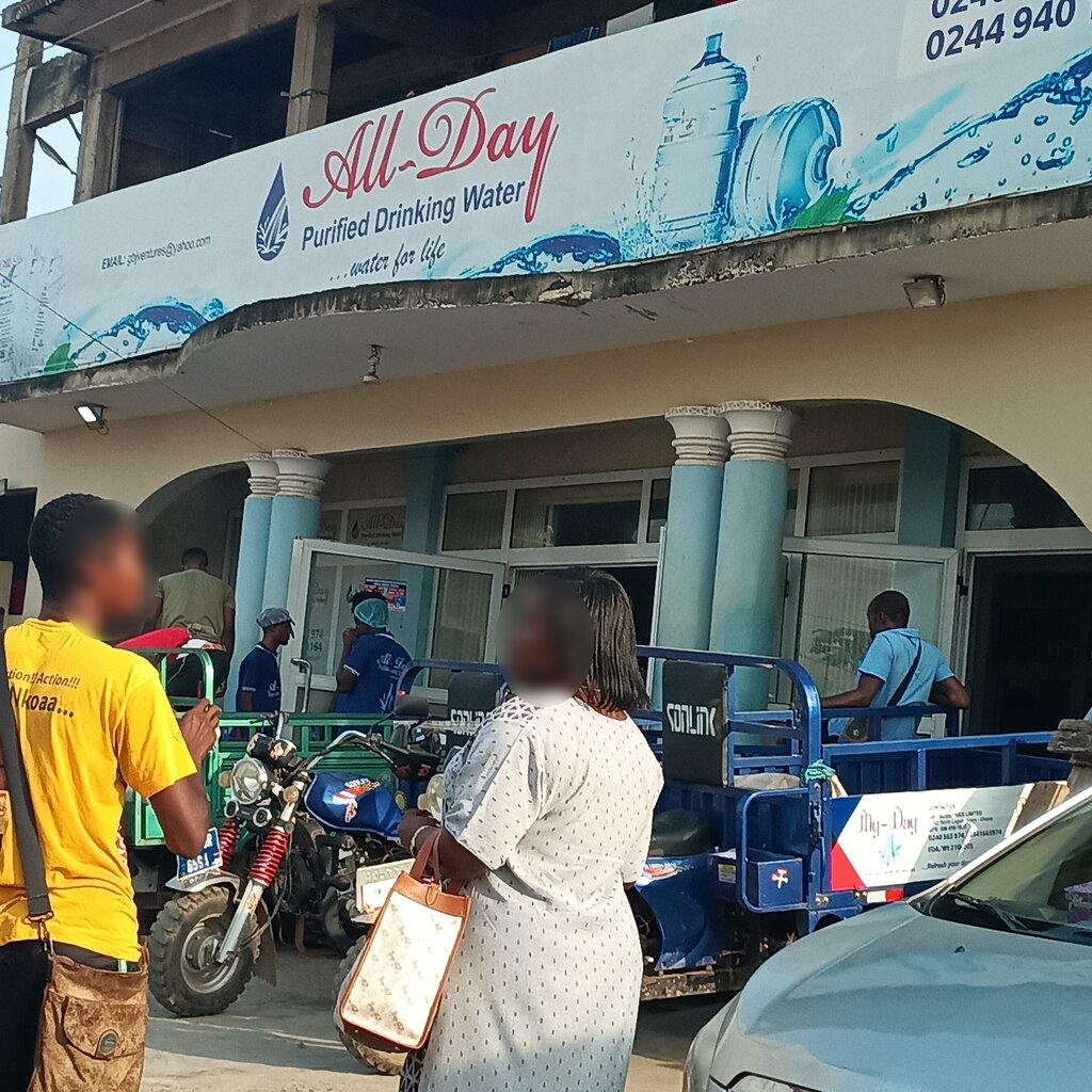 Market All Day Purified Drinking Water, Dünya, foto