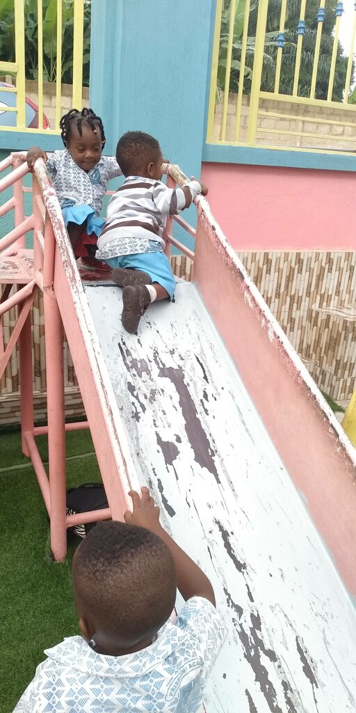 Ortaokul Prisbony Academy, Kumasi, foto