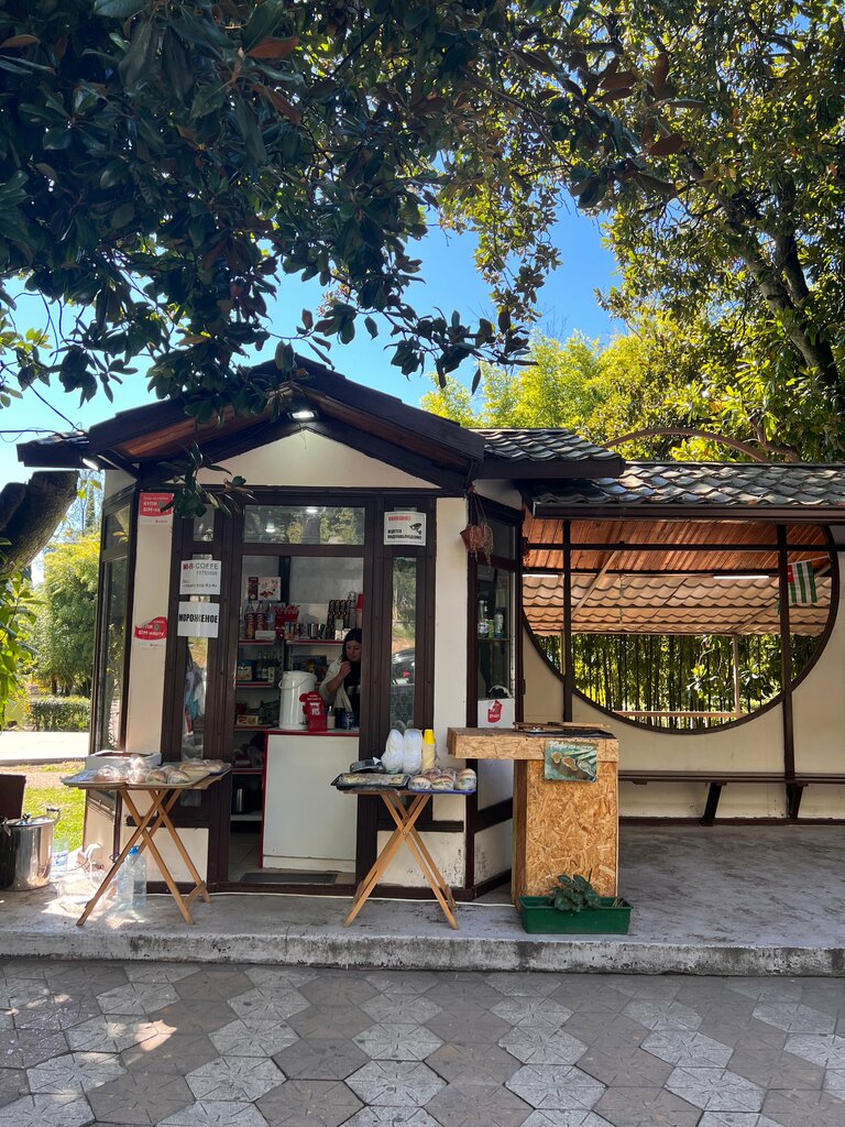 Kahve dükkanları Кофе у Изольды, Gagra, foto