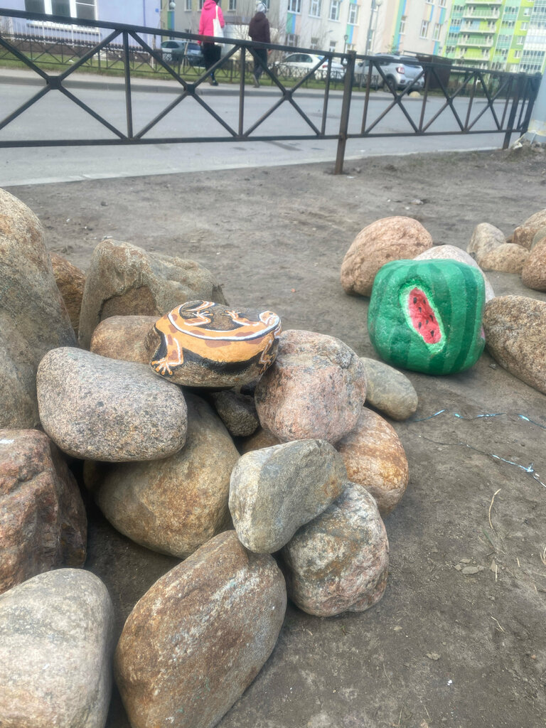 Park, sokak heykeli Сад камней, Saint‑Petersburg, foto