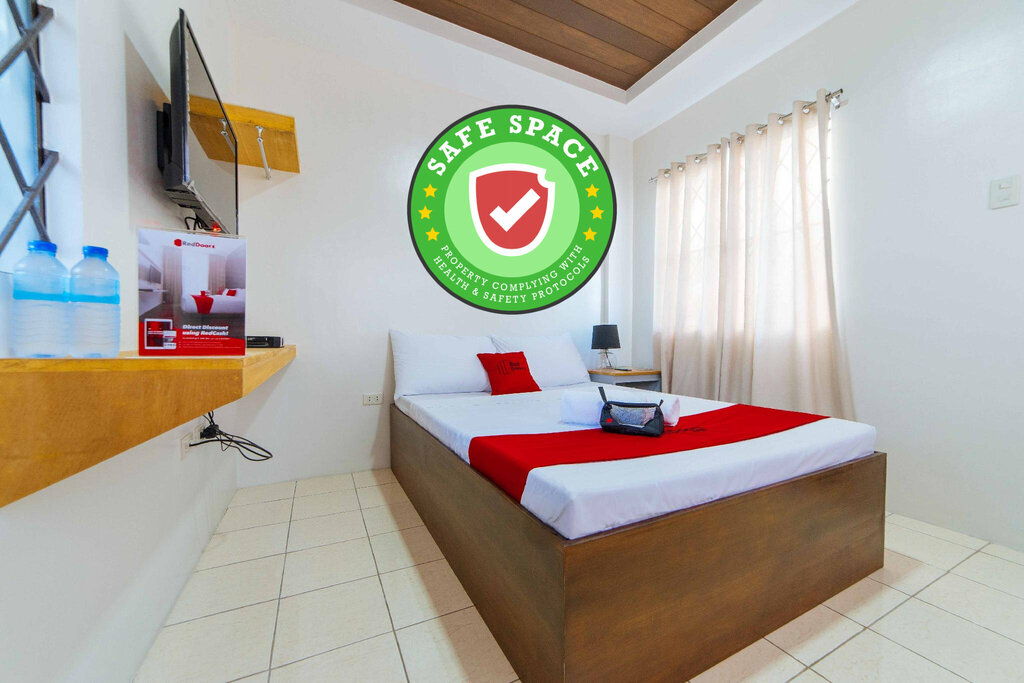 Otel RedDoorz Plus @ Casa Lucia Sindalan San Fernando City Pampanga, , foto