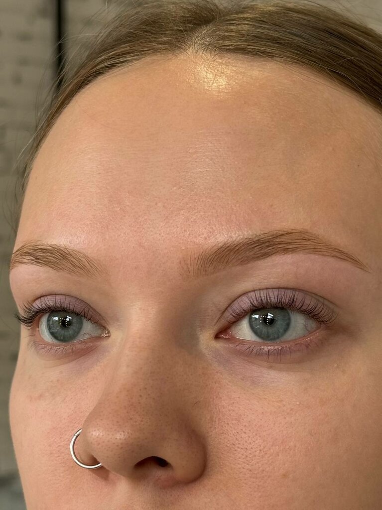 Kaş ve kirpik salonu Chzhvlashes, Saint‑Petersburg, foto