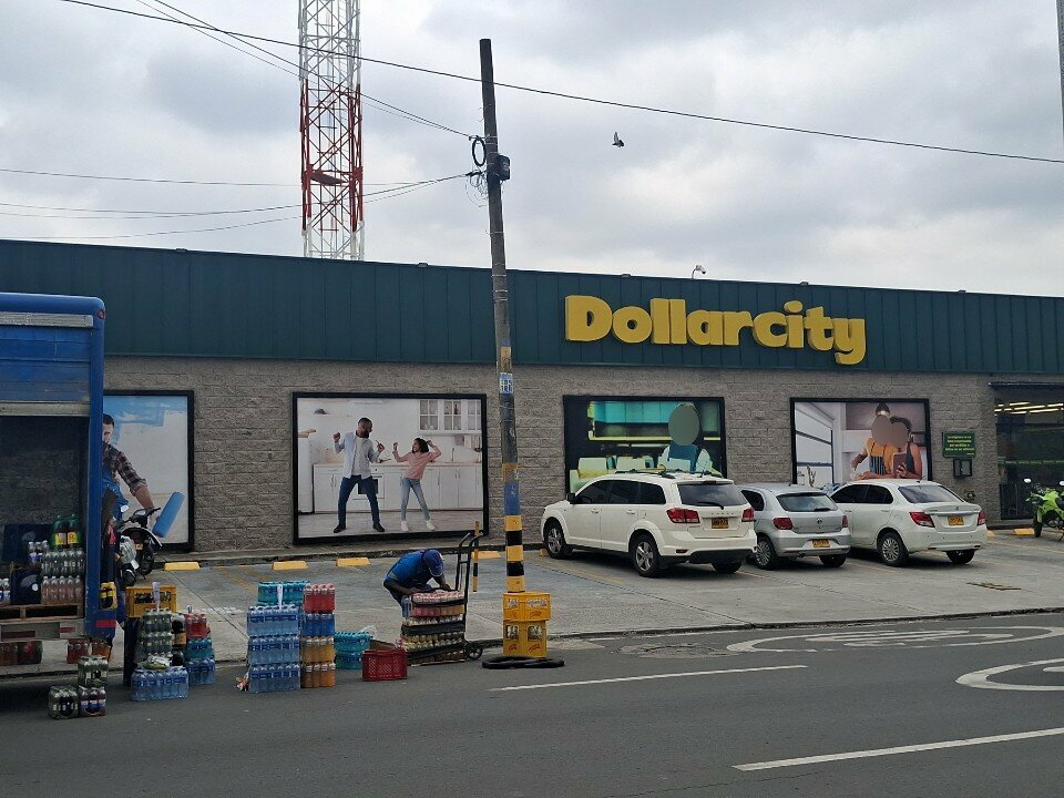 Ev eşyası mağazaları Dollarcity, Cali, foto