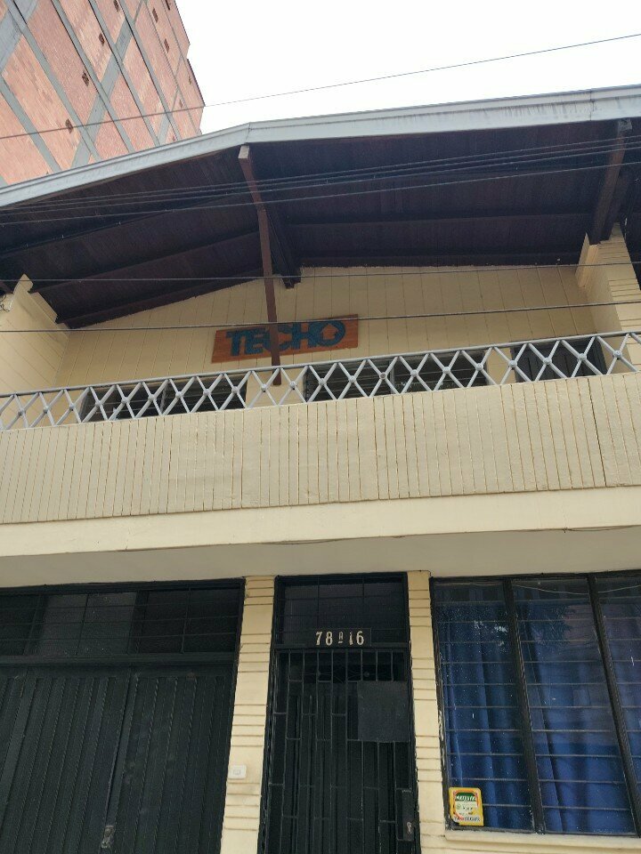 Sivil toplum kuruluşları Fundación un Techo para mi País Colombia, Medellin, foto