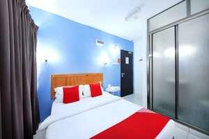 Oyo 502 Midah Inn Puchong (LRT Sri Petaling Line, Puchong Prima Station), otel