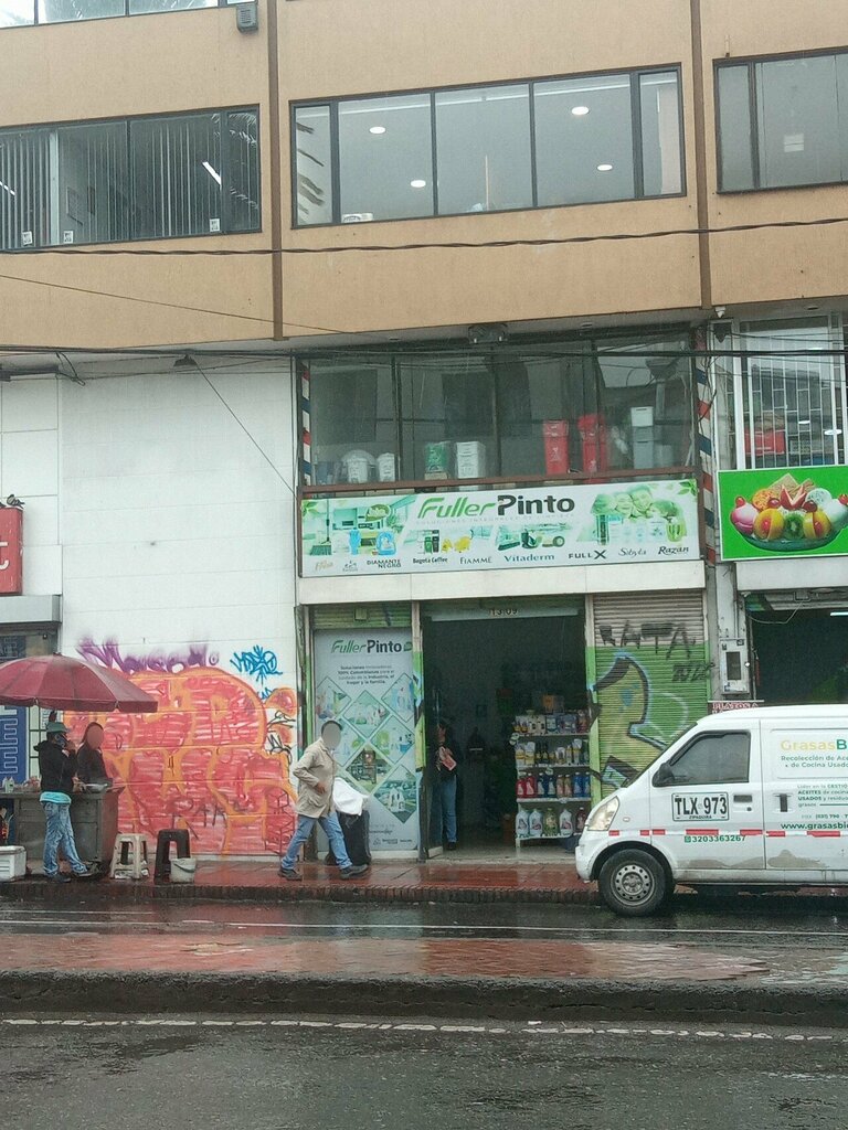 Ev temizlik ürünleri Fuller Pinto, Bogota, foto