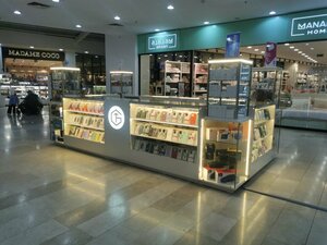 Techno Grand (Lekh and Maria Kachinski Street No:1), cep telefonu aksesuarları  Batum'dan