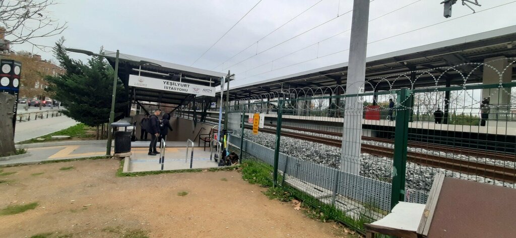 Tren istasyonu Yeşilyurt, İstanbul, foto
