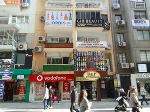 Elmira Tırnak Center. Alsancak Protez Tırnak, Jel Tırnak ve İpek Kirpik Merkezi (İzmir, Konak, Alsancak Mah., Kıbrıs Şehitleri Cad., 28), manikür-pedikür  İzmir'den