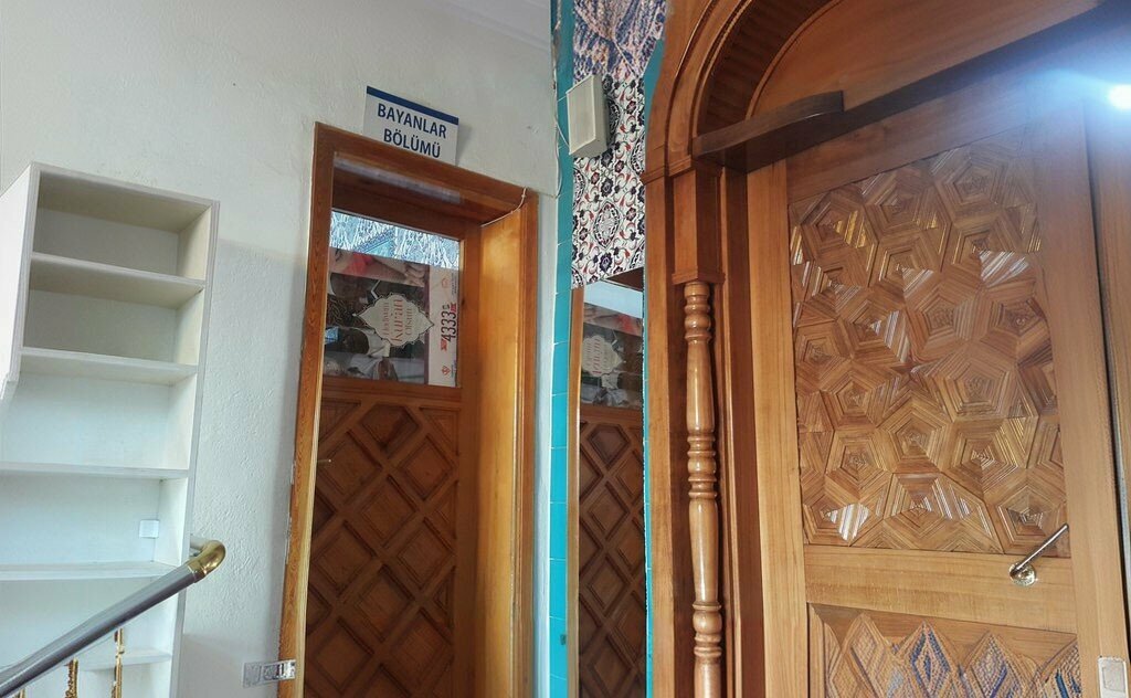 Cami Gölbaşı Cami, Karahallı, foto
