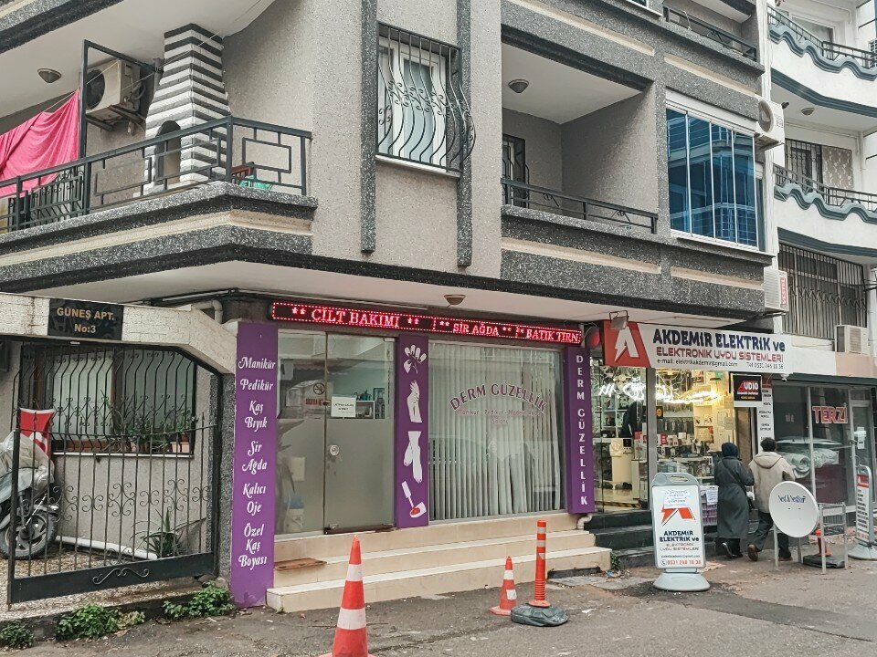 Güzellik salonu Derm Güzellik Salonu, İzmir, foto