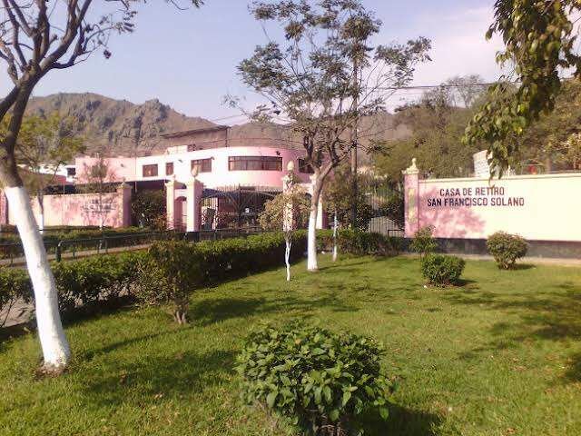 Tıp merkezleri ve klinikler Policlínico Nuestra Señora de los Ángeles, Lima, foto