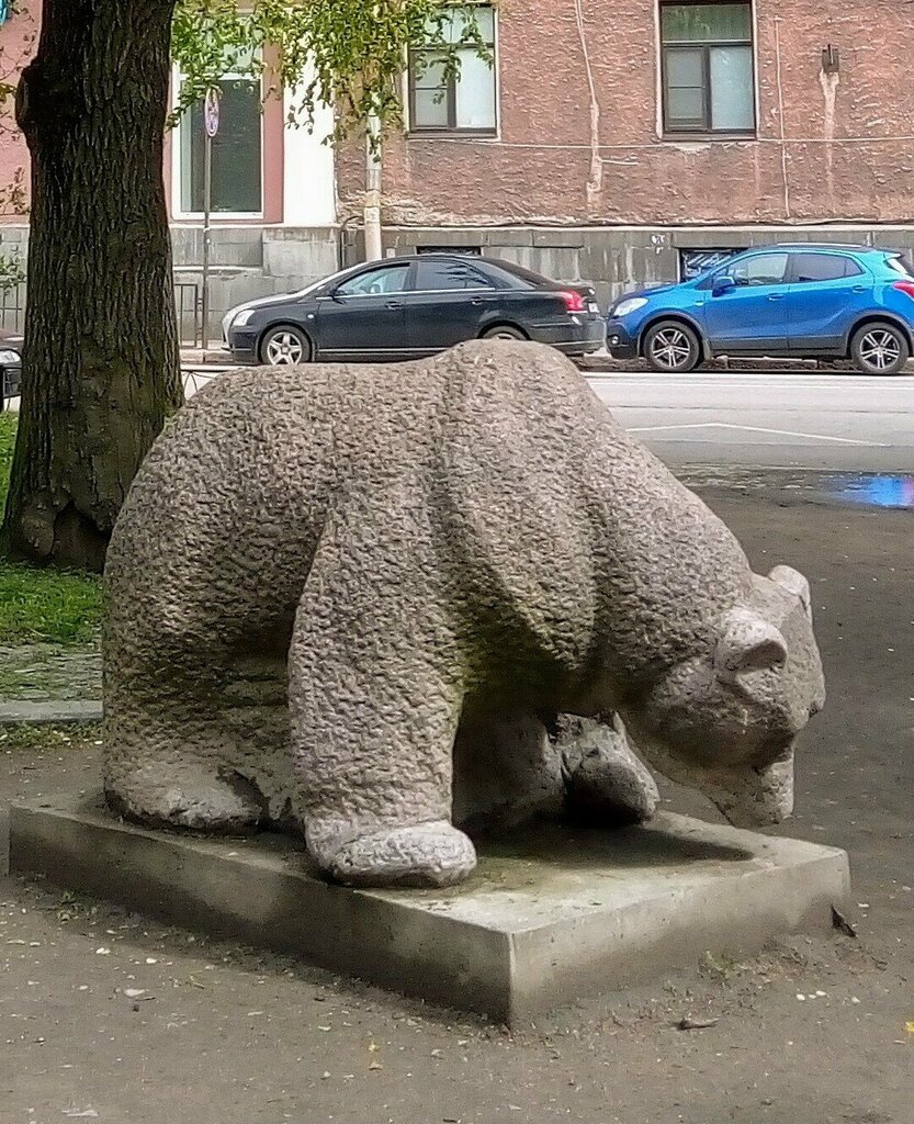 Park, sokak heykeli Bear Sculpture, Vyborg, foto