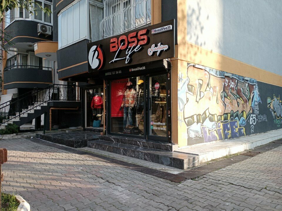 Giyim mağazası Boss Life, İzmir, foto