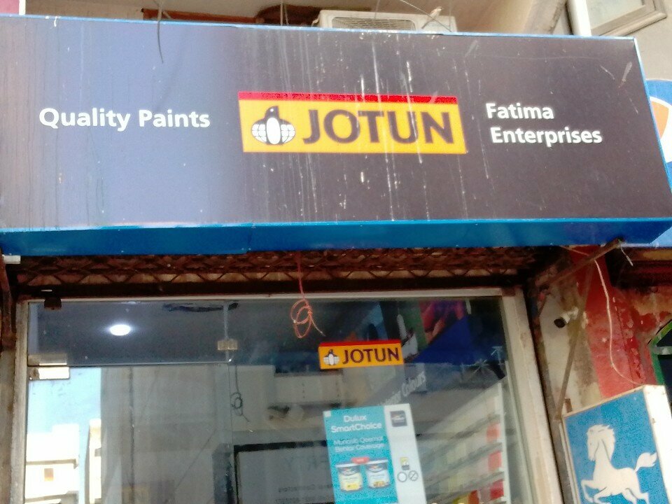 Boya ve cila malzemeleri üretim ve satış yerleri Jotun, Karaçi, foto
