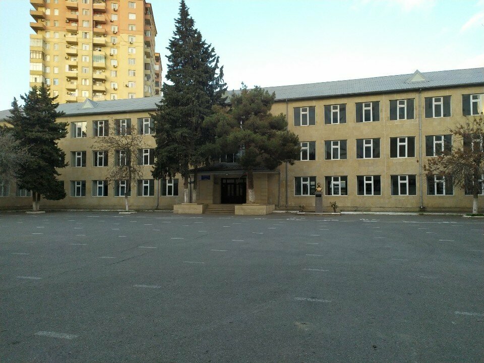Yatılı okul High School No. 111, Bakü, foto