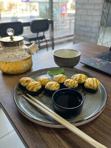 Tsukiyomi (Al-Khwarizmi Avenue No:67), suşi restoranı  Ürgenç'ten