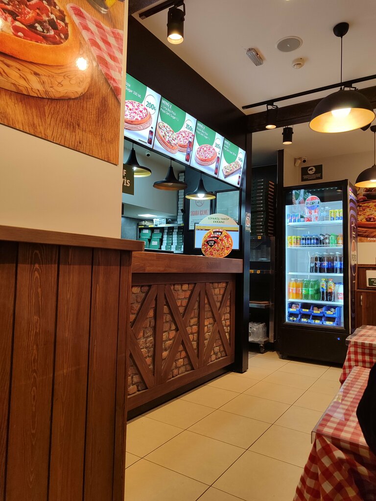 Pizzacılar PizzaLazza Kabataş, İstanbul, foto