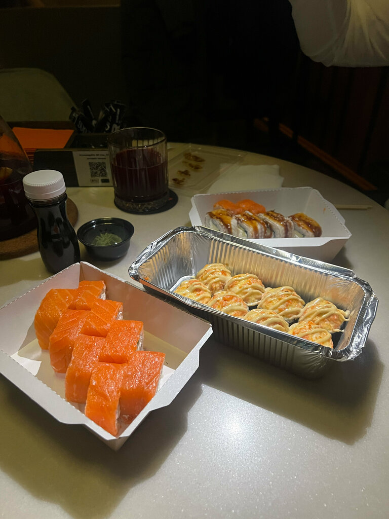Hazır yemek teslim servisleri Унагисан, Novy Urengoy, foto