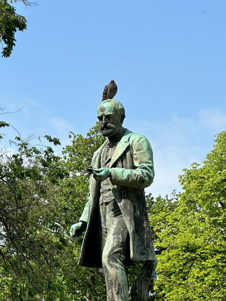 Anıt, heykel Памятник Йовану Цвиичу, Belgrad, foto