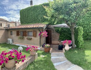 Villa Roberta (Emilia-Romagna, Ferrara, Via Bologna, 229), otel  Ferrara'dan