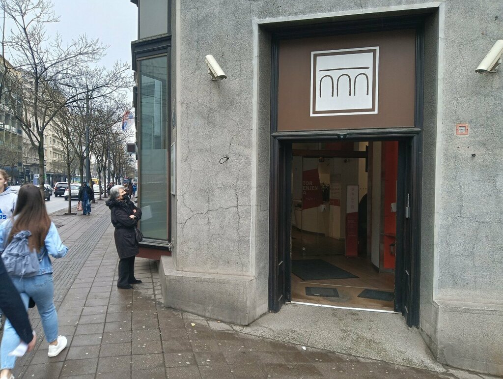 ATM'ler Banca Intesa, Belgrad, foto
