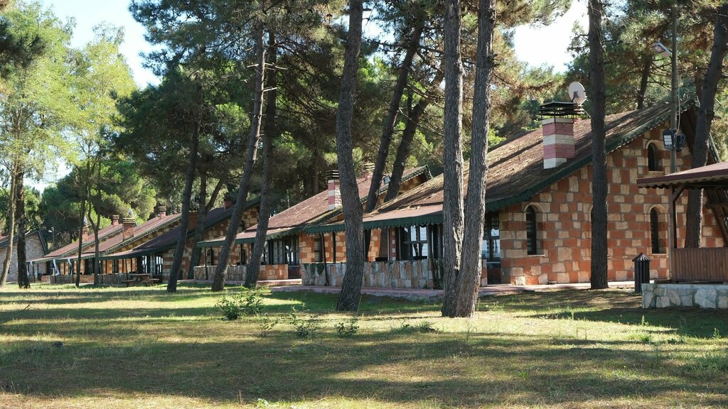 Resort oteller, tesisler Ordu Büyükşehir Belediyesi Çınarsuyu Tabiat Parkı Sosyal Tesisleri, Ünye, foto