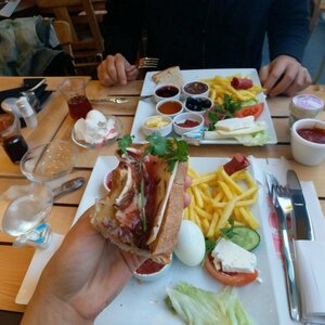 Kafedeyim Kıyıplus (Çanakkale, Çanakkale Merkez , Atatürk Cad., 318), kafe  Çanakkale'den