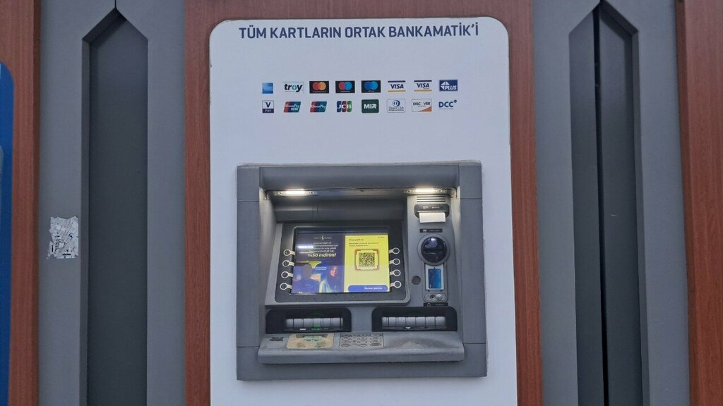 ATM'ler Türkiye İş Bankası ATM, İstanbul, foto