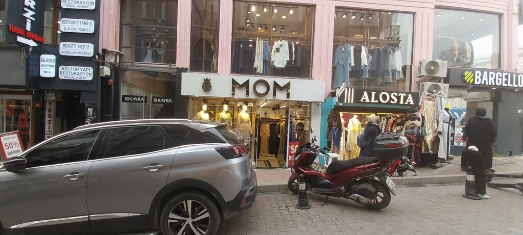Giyim mağazası Mom, İstanbul, foto