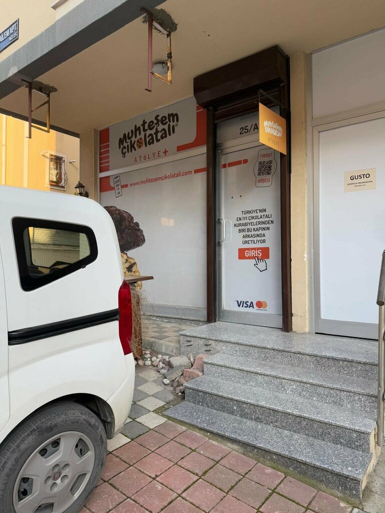 Şekerleme tatlı ve pastacılık ürünleri Muhteşem Çikolatalı, İstanbul, foto