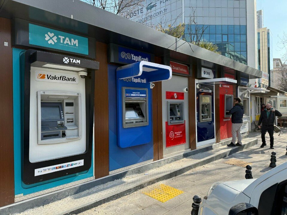 ATM'ler Vakıfbank ATM, İstanbul, foto