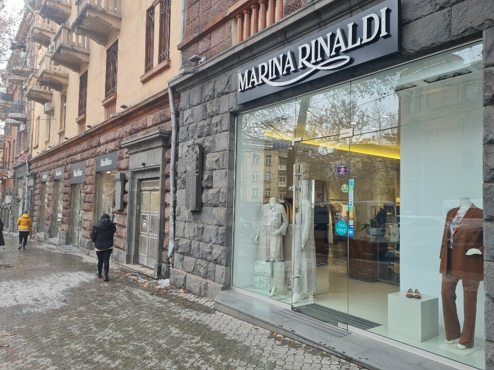 Giyim mağazası Marina Rinaldi, Erivan, foto