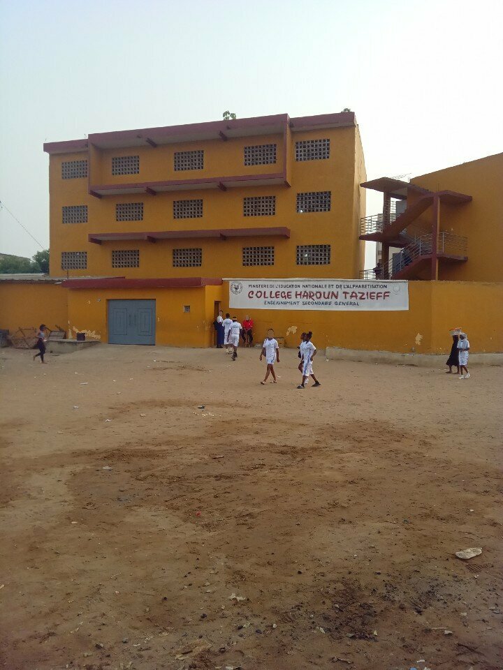 Yüksekokul Haroun Tazieff College, Abican, foto
