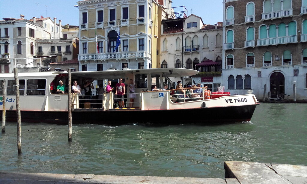 i̇skele Ferry Terminal Rialto Mercato, Venedik, foto