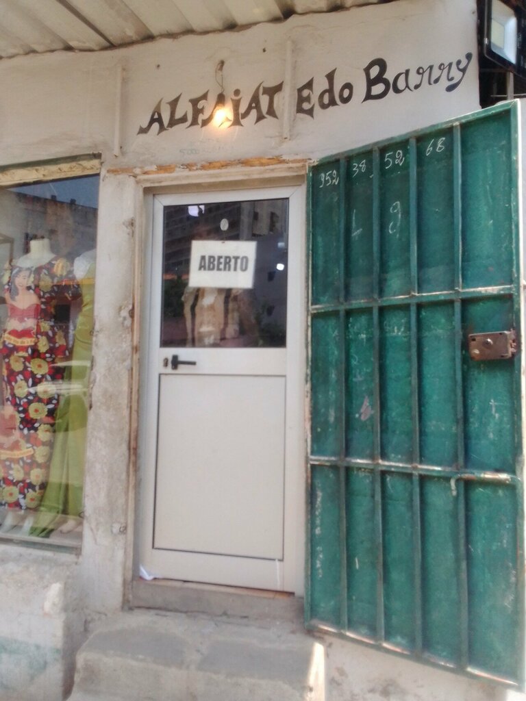 Ayakkabı tamiri Alfaiataria, Loanda, foto