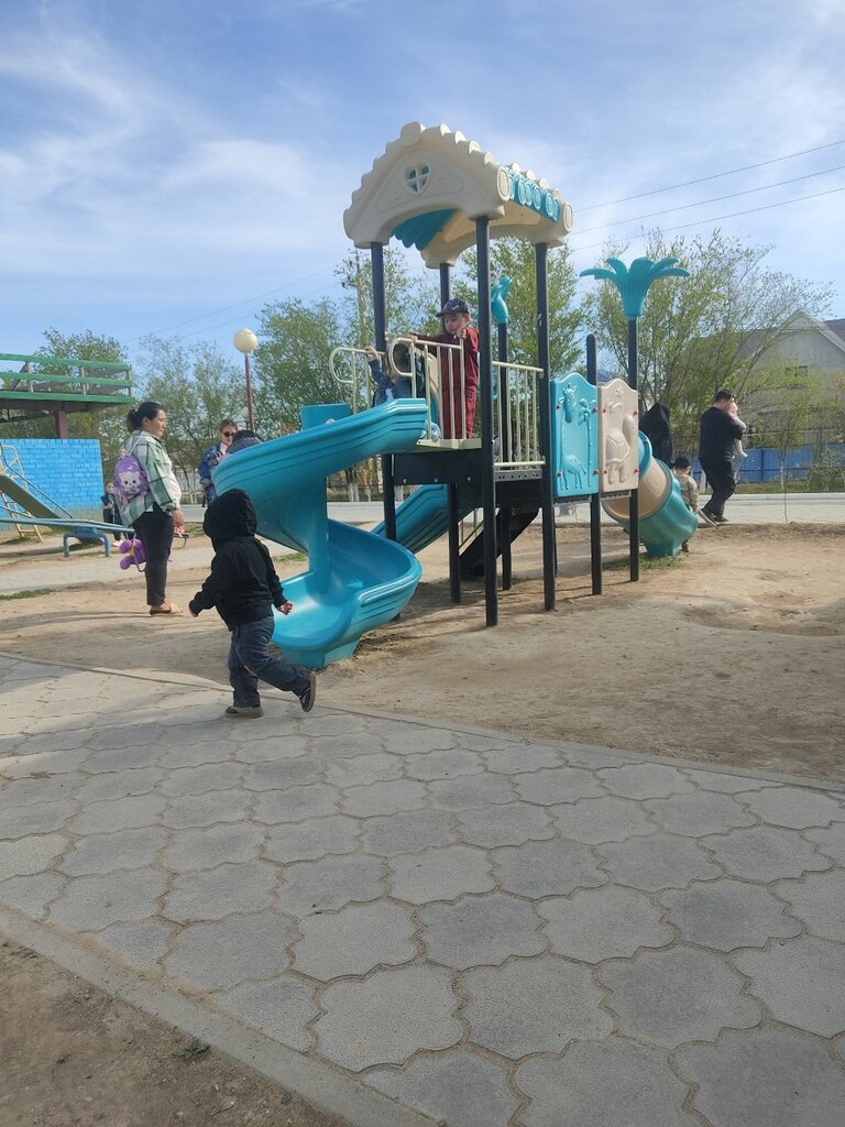 Anaokulları Baiterek Kindergarten No. 4, Atırav, foto