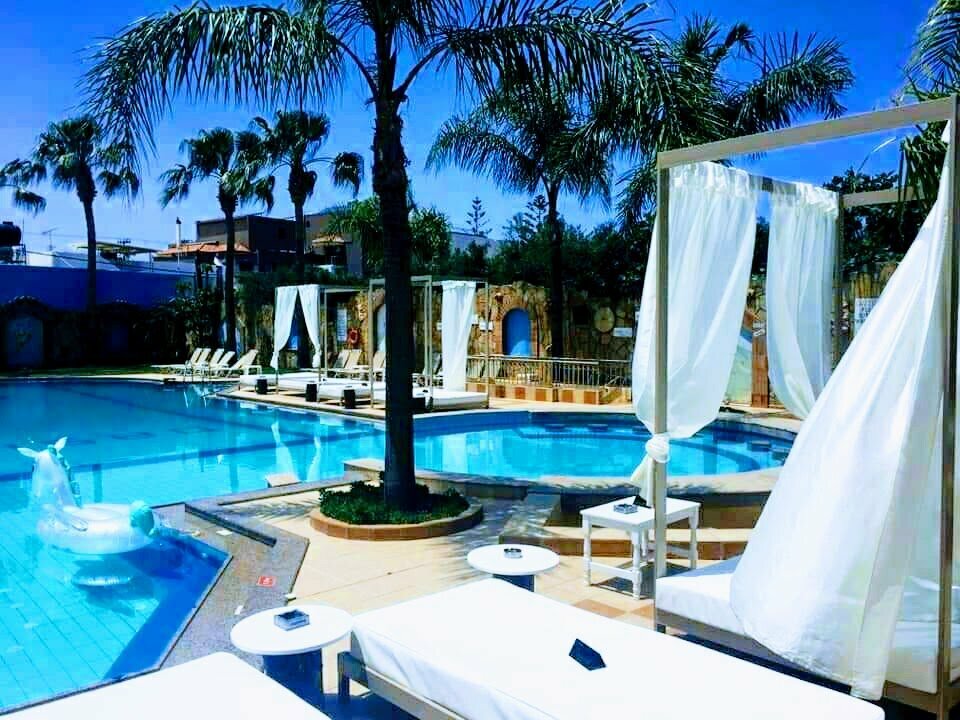 Otel Oasis Studios, Dünya, foto